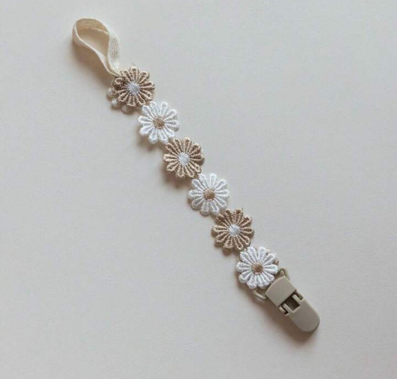 Daisy Fabric Pacifier Holder Clip - Mamas Boutique